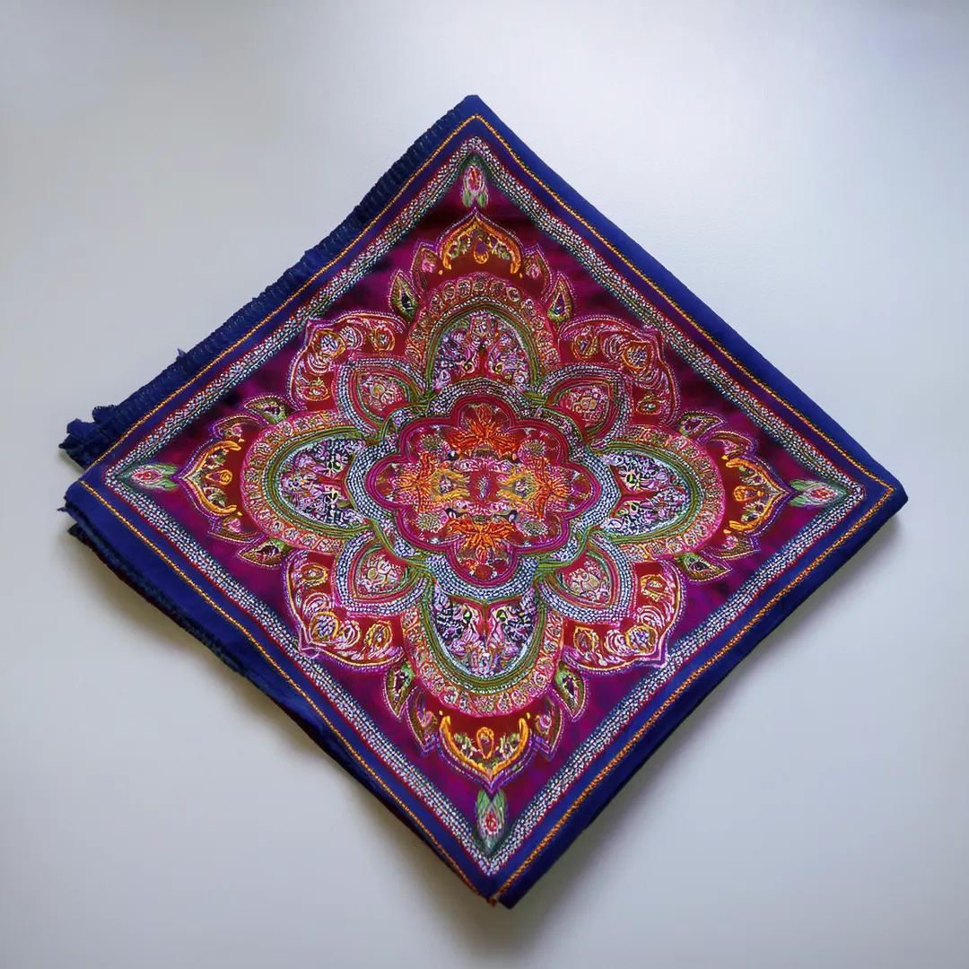 Bandana: Qué es, Historia, Usos y Tendencias